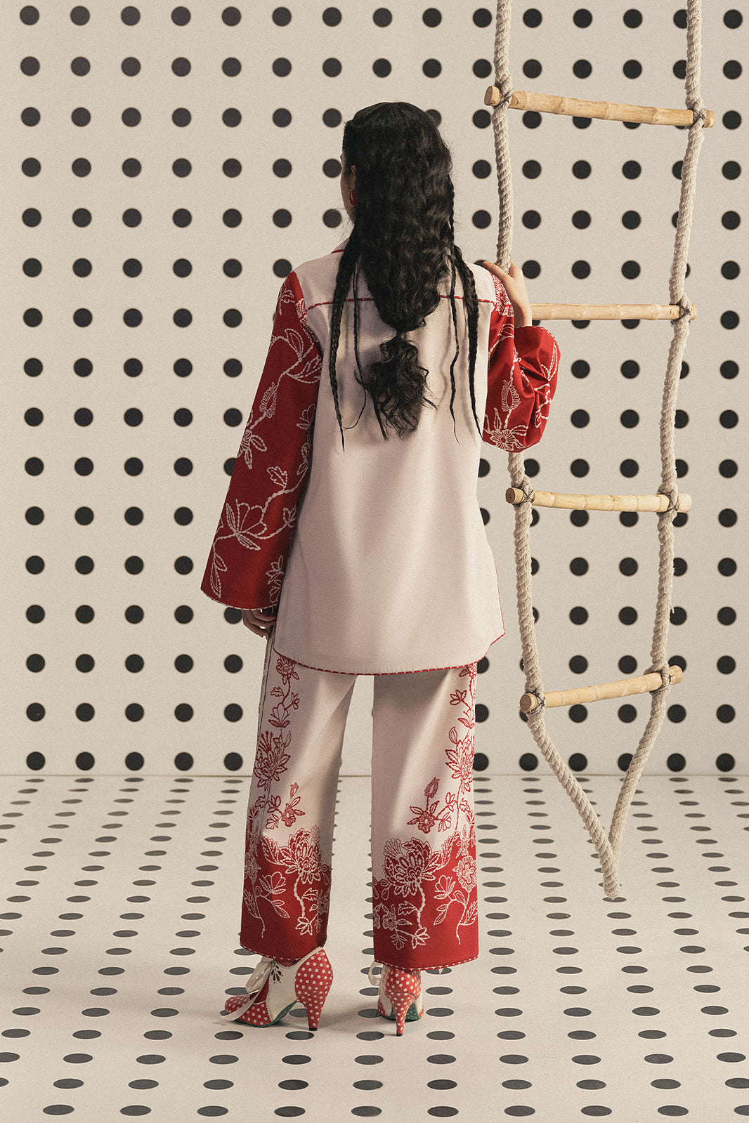 Dots – Dear June